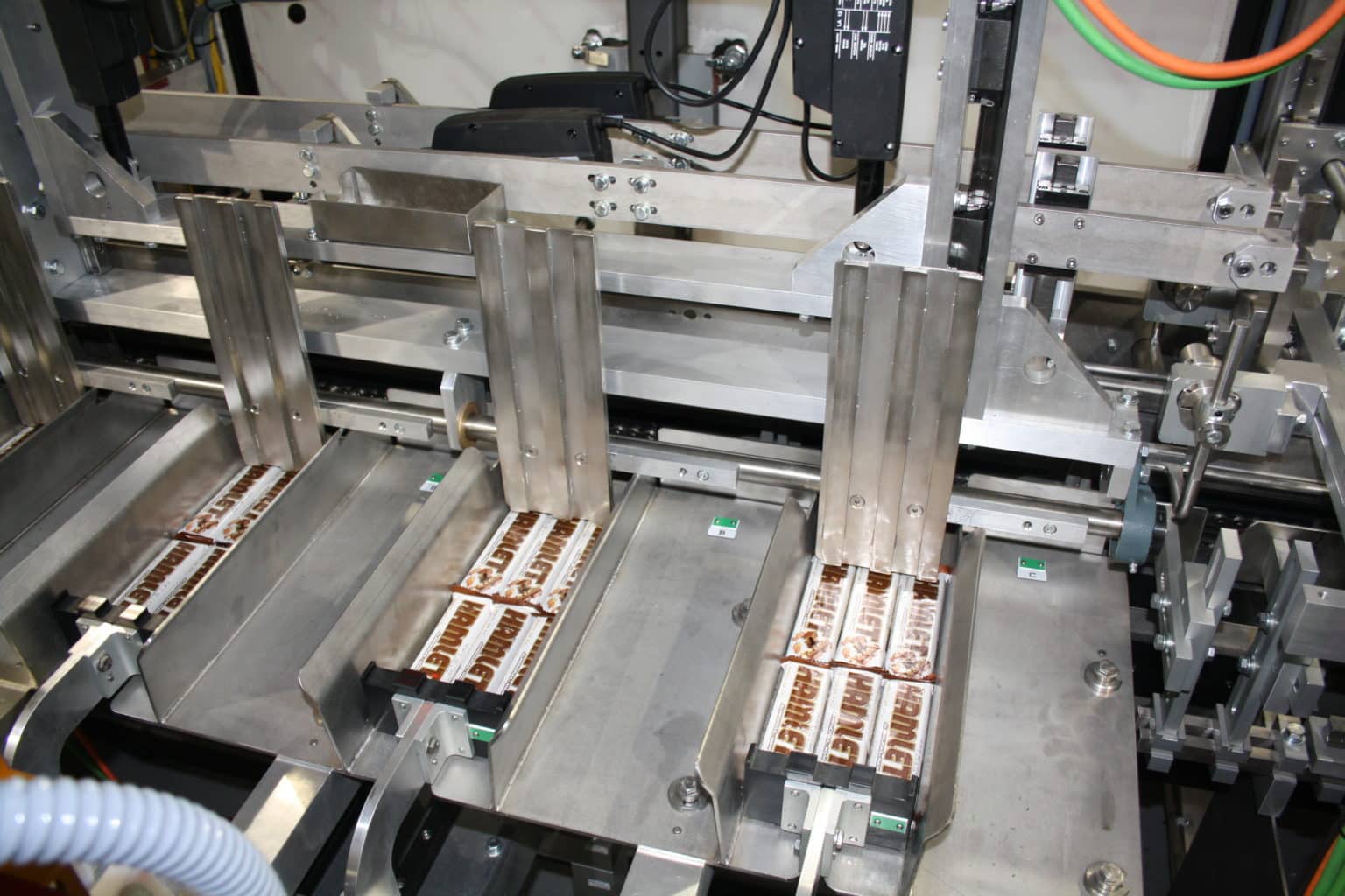 Packaging Automation Systems & End of Line Equipment | Engineered ...